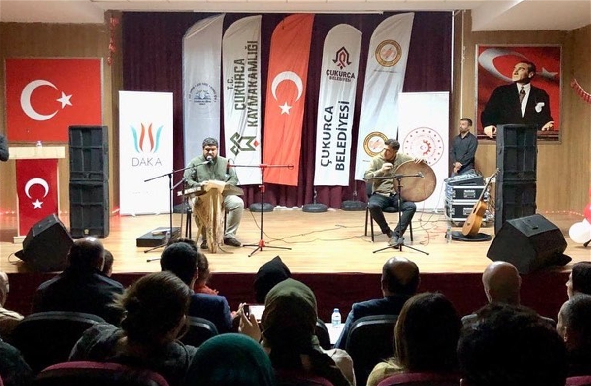Santur sanatçısı Sedat Anar, Çukurca'da konser verdi